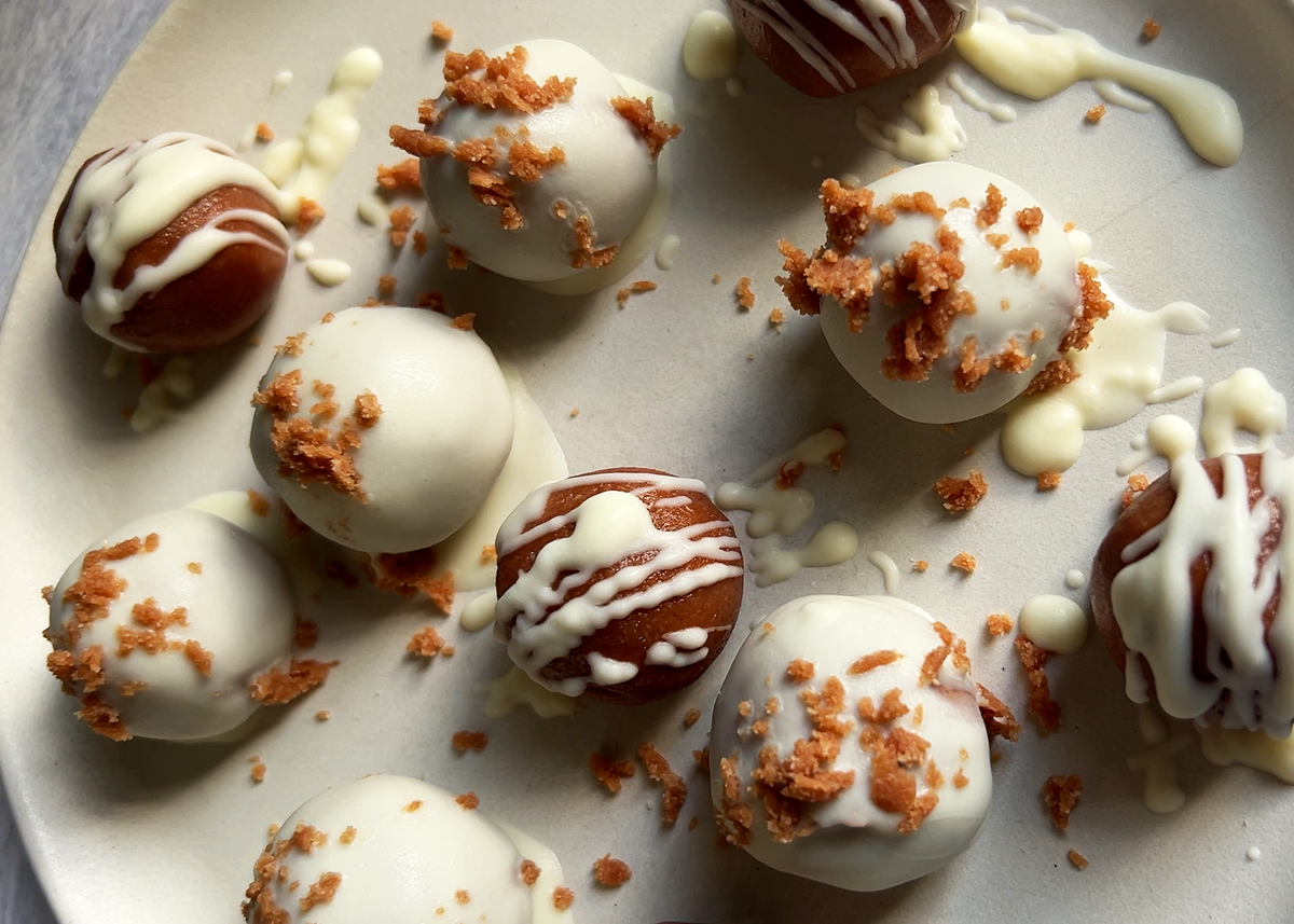 5-Ingredient No-Bake Nutter Butter Cake Balls